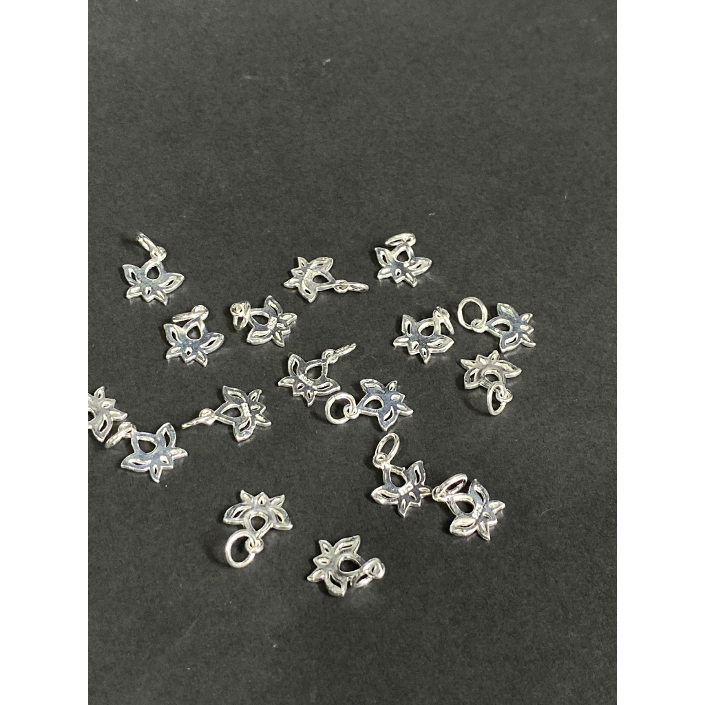 Charm hoa sen nở dạng dẹt treo - Panmew charm | Shopee Việt Nam