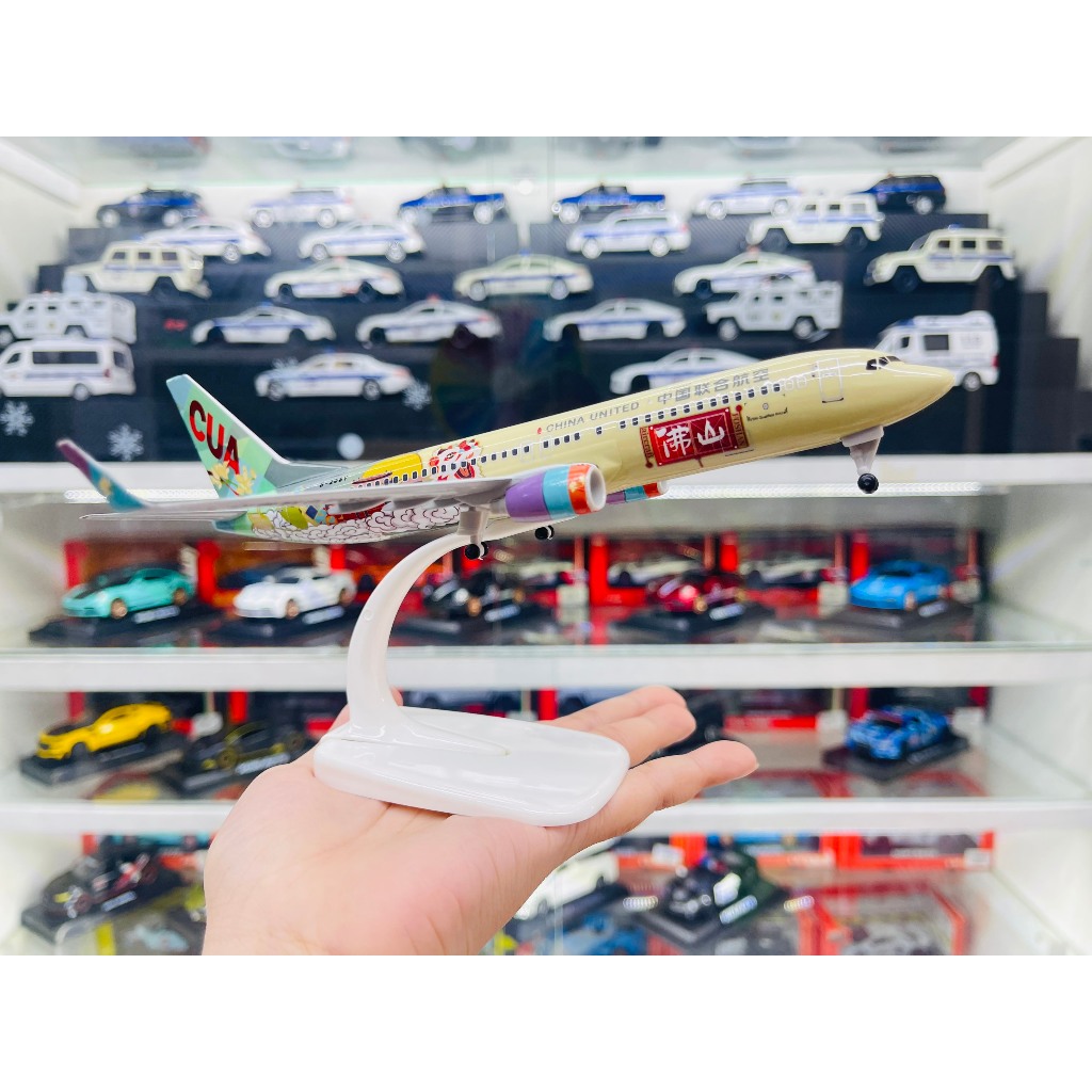 Mô hình máy bay China United CUA Boeing B737-800 có bánh xe kích thước ...