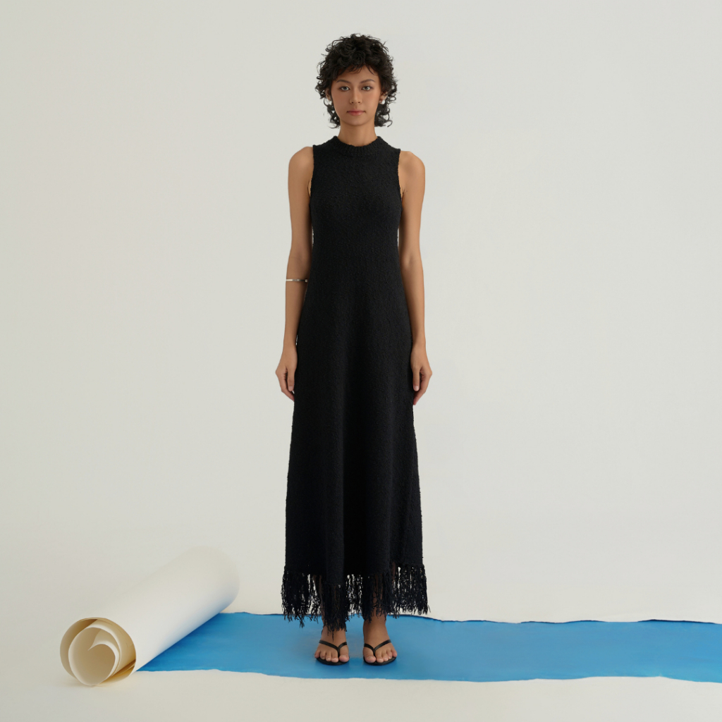 Váy yếm len nữ dáng xuông Tuarua Dress thiết kế tua rua ở chân váy - oula studios | Shopee Việt Nam