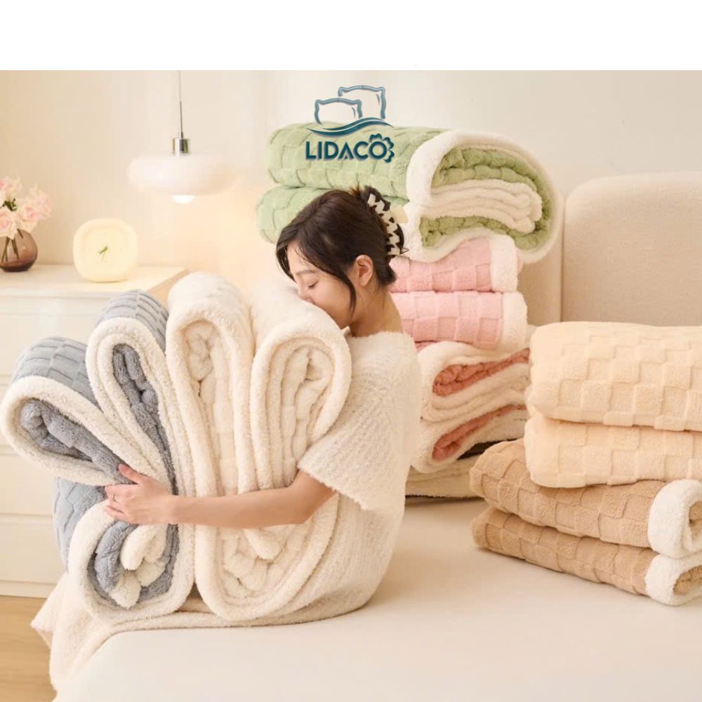 Chăn lông cừu len LIDACO siêu ấm cỡ lớn 2mx2m3 mặt trên len thêu mặt ...