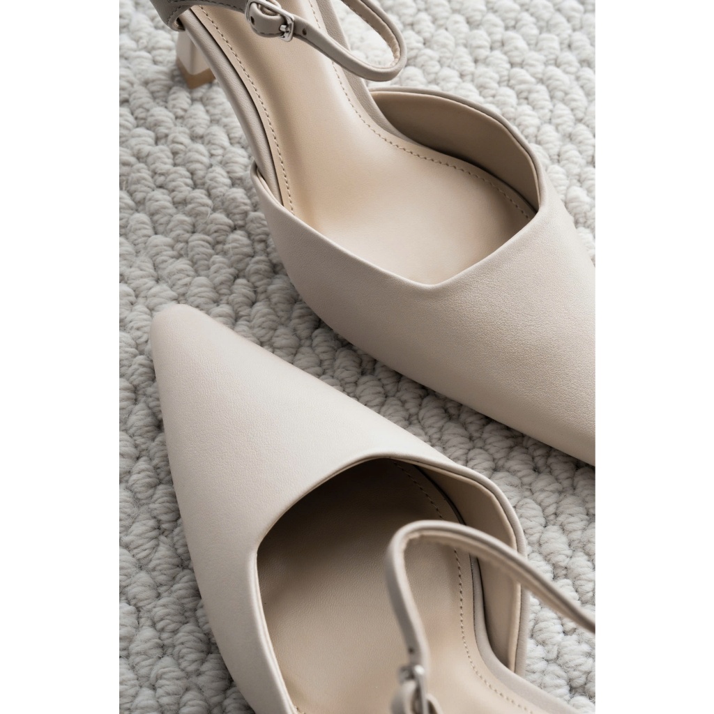 [ BOHEE ] Giày cao gót mũi nhọn quai cài màu be thiết kế gót 5cm - GD74 ...