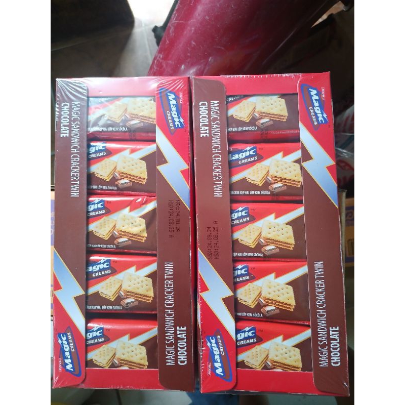 Bánh Cracker Kẹp Hai Lớp MAGIC CREAMS Kem Sôcôla | Shopee Việt Nam