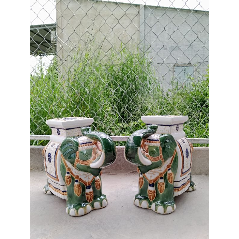Một đôn voi gốm sứ thủ công, vòi lên, không đế – cao 42cm, dài 55cm ...