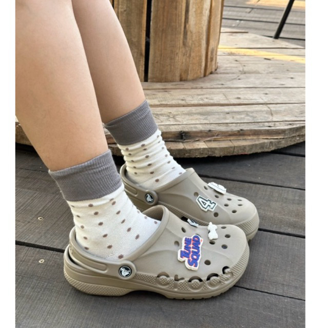 dép croc.s [CHÍNH HÃNG] baya khaki màu nâu đậm tặng 8 jibbitz ngẫu ...