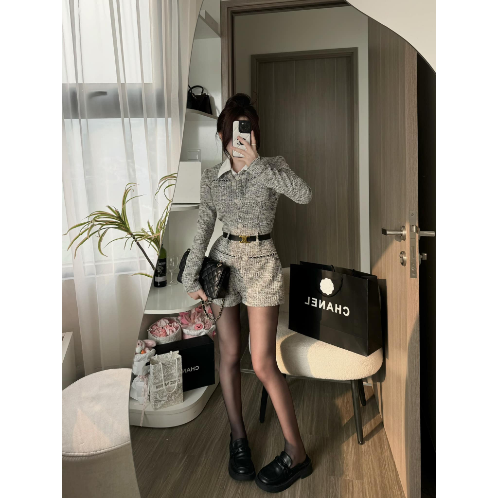 TATTITUDE • Jum đùi dạ tweed phối cổ sơ mi tay dài đính cúc ngọc ( tặng ...