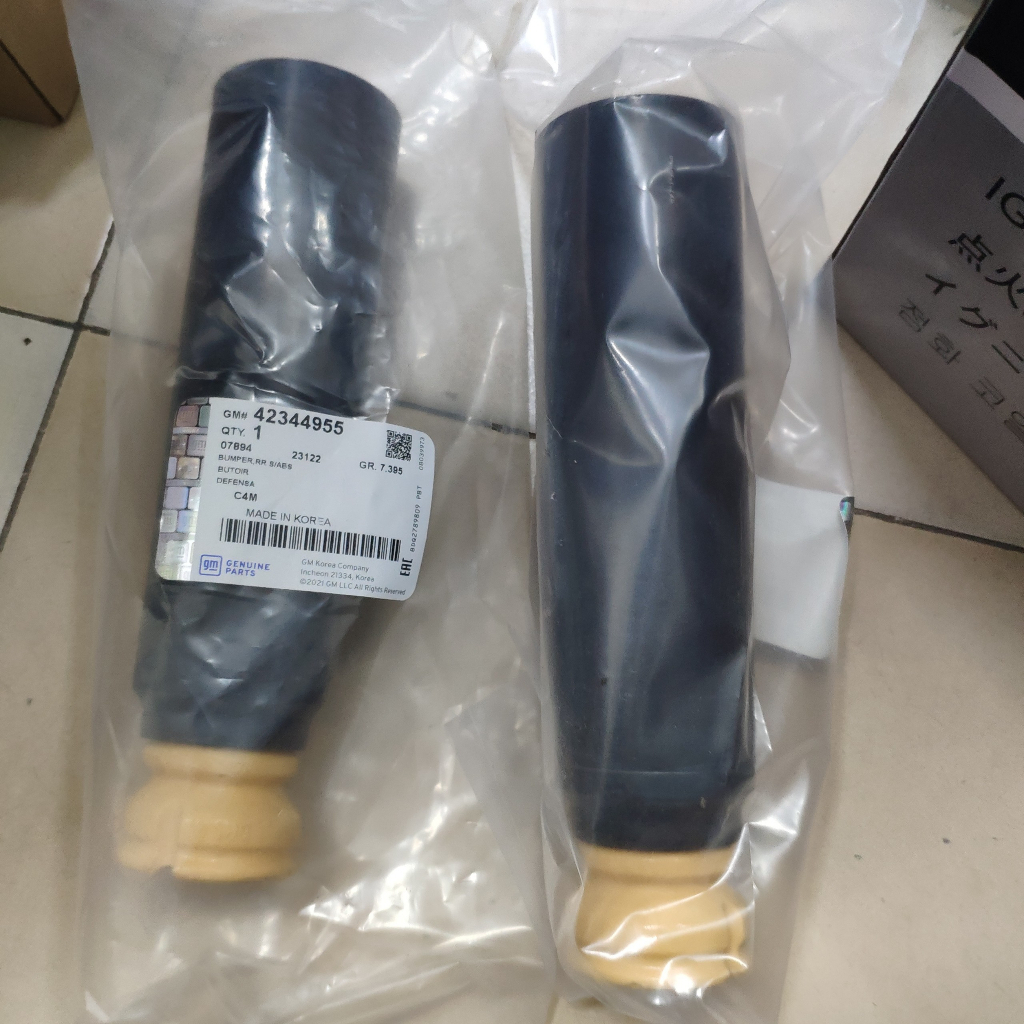 1 Chiếc Tăm bông liền chụp bụi giảm xóc sau xe Vinfast FADIL -hàng GM ...