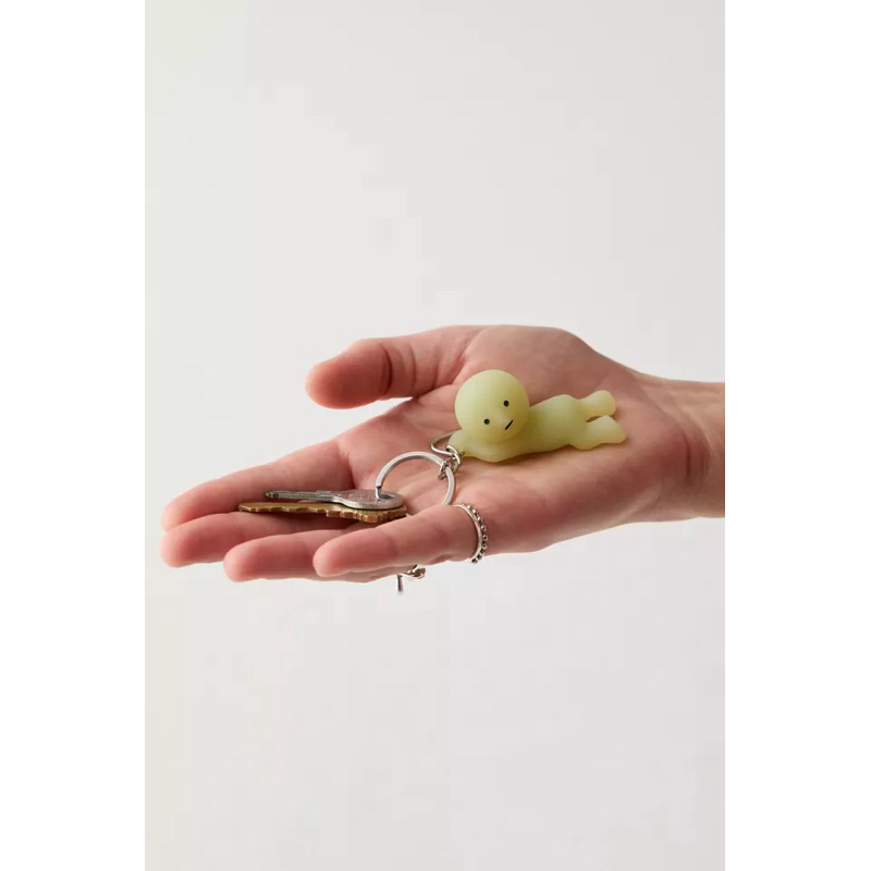 Smiski Key Chain Móc Chìa Khoá Phát Sáng | Shopee Việt Nam