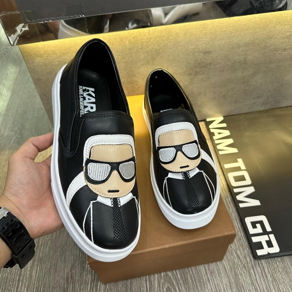 Giày slipon lười nam Karl da Pu thêu hình búp bê da đeo kính đế cao su ...