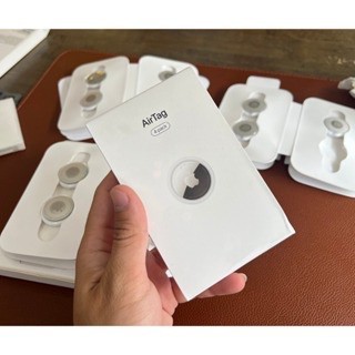 Định vị theo dõi Airtag (Dùng cho ô tô,Xe máy, Balo,Túi xách, thú cưng, bảo vệ tài sản | Shopee ...