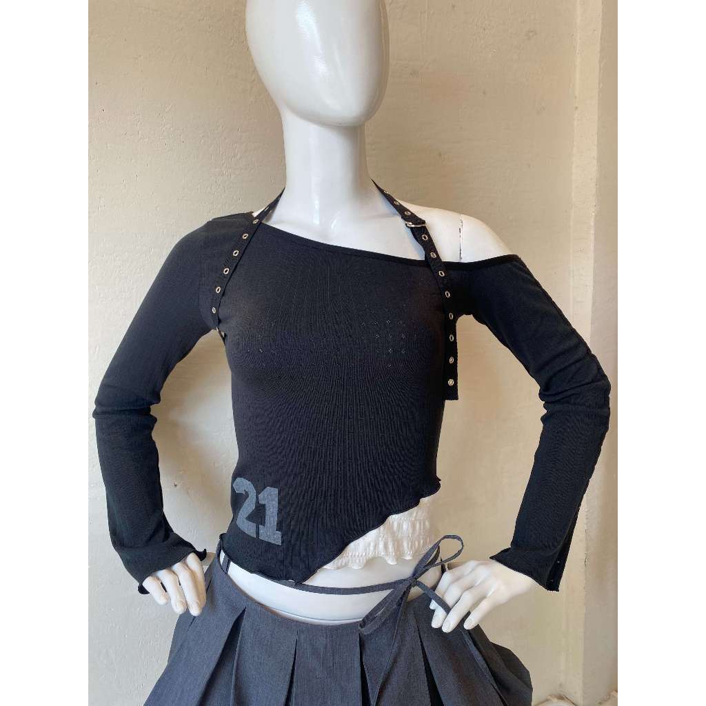 ESSENTIALS ୨୧ EYELET STRAPS TOP | Shopee Việt Nam