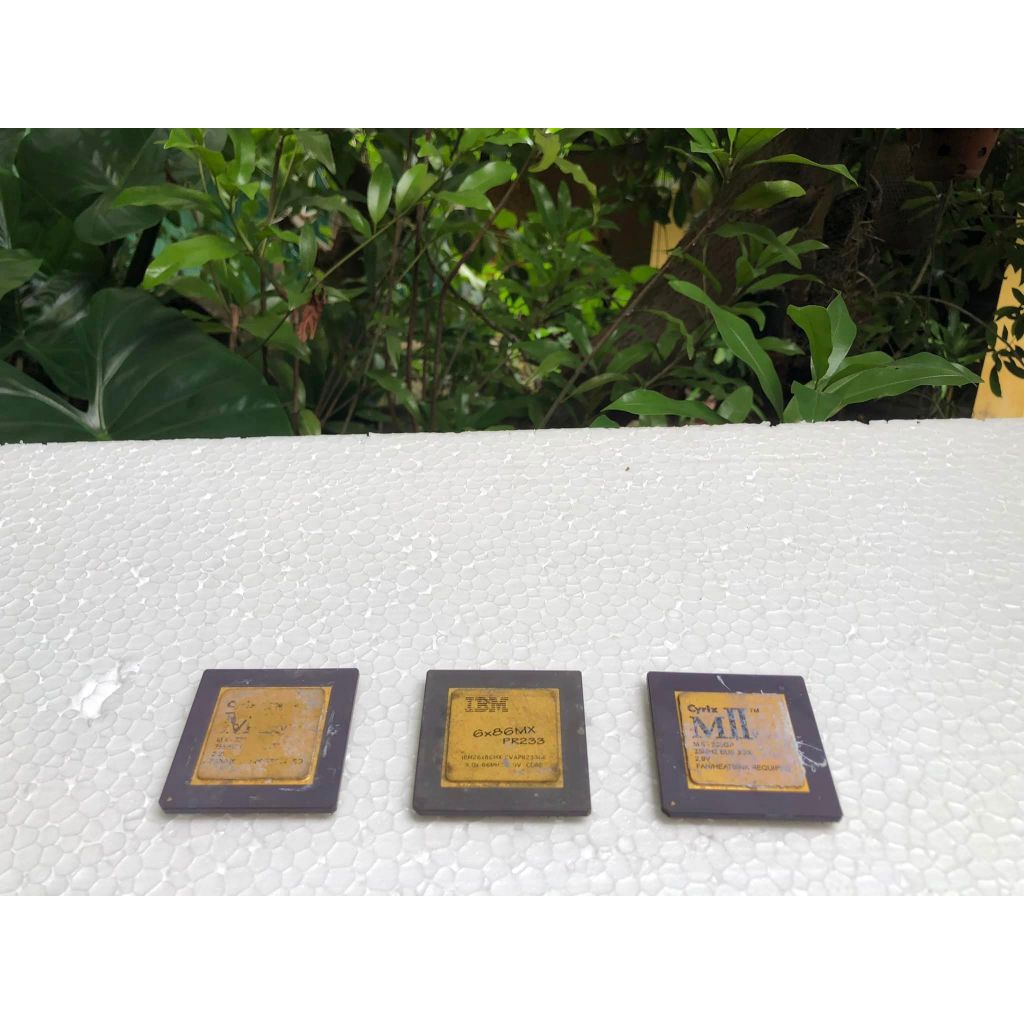 Chip CPU Intel AMD Lưng và chân mạ Vàng ĐỜI CỔ PHỤC VỤ SƯU TẦM | Shopee ...