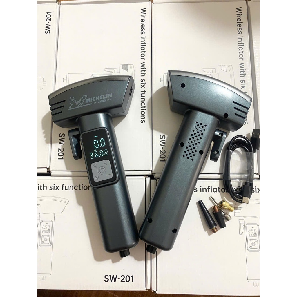 Bơm Xe Dùng Pin Michelin - Japan Công suất7.4V , Dung Lượng Pin 4000mah ...