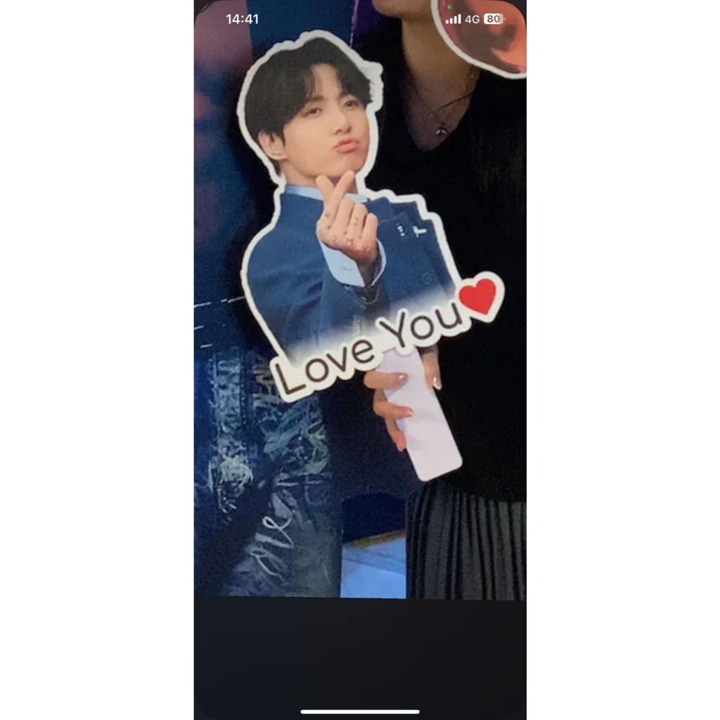 Hashtag idol - Hashtag người nổi tiếng, bảng cầm tay chụp ảnh idol, anh ...