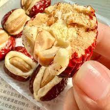 ( Hàng Loại 1 ) Set Táo Đỏ Tân Cương Takla 1Kg + Kẹo Sữa Lạc Đà Siêu ...