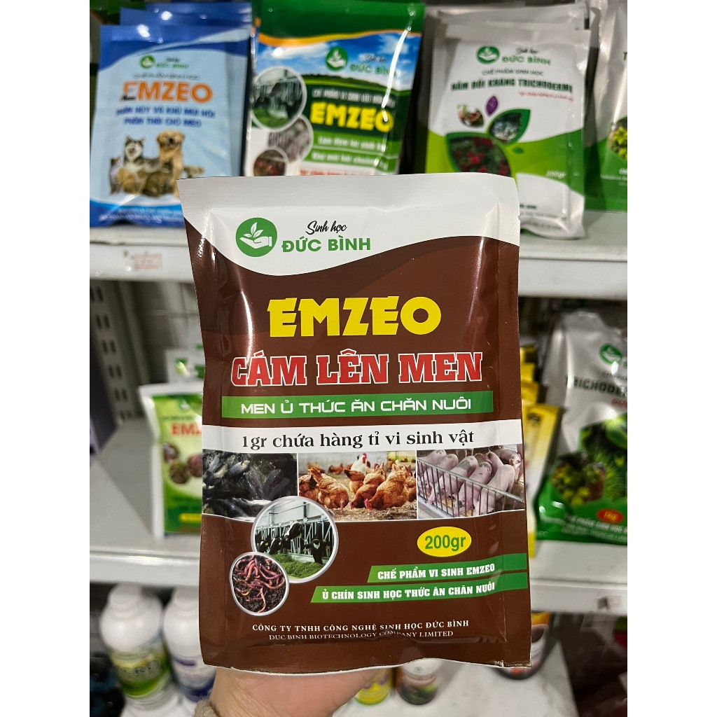 Men vi sinh hoạt tính CHẾ PHẨM EMZEO ủ thức ăn chăn nuôi cho lợn, gà ...