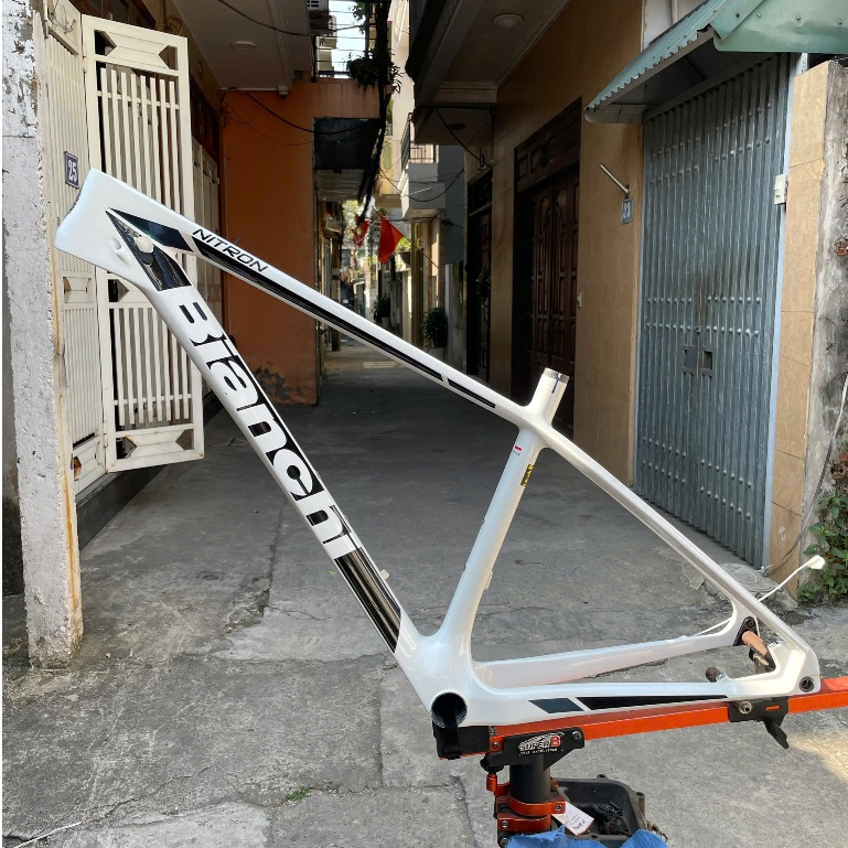 Khung xe MTB Carbon Bianchi Nitron 29 inchs phanh đĩa hàng chính hãng ...