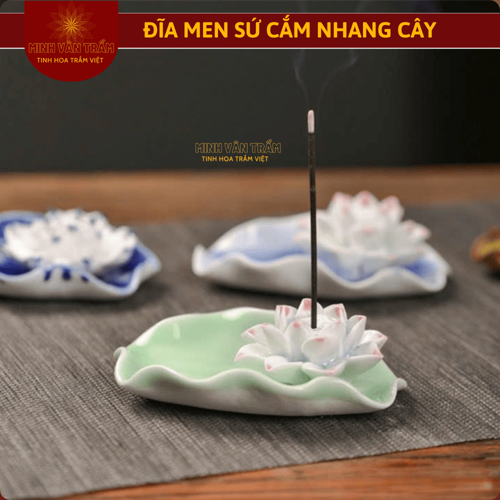 Đĩa cắm nhang trầm, nhang cây hình chiếc lá bông sen, chất liệu men sứ ...