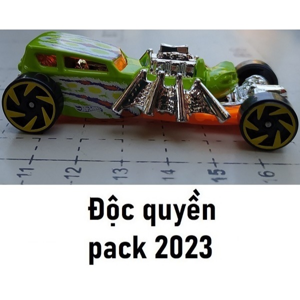Xe mô hình Hot Wheels Street Creeper | Shopee Việt Nam