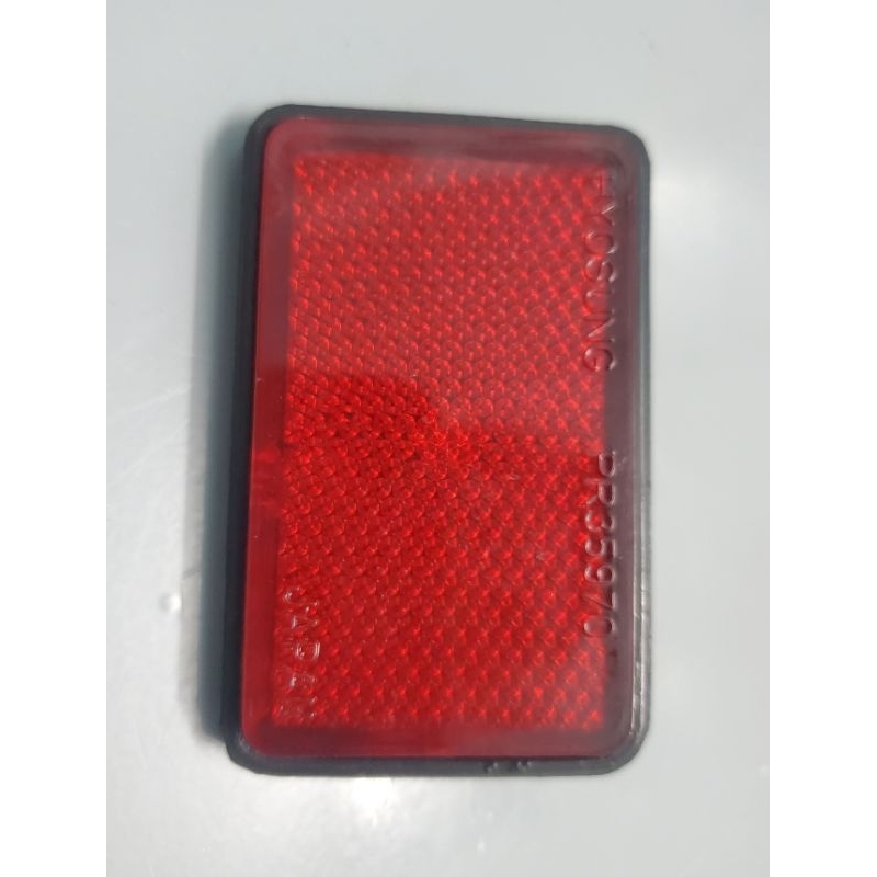 Tấm phản quang gắn đuôi sau xe Max nhật và Max Neo màu đỏ.( dài 6,5cm ...