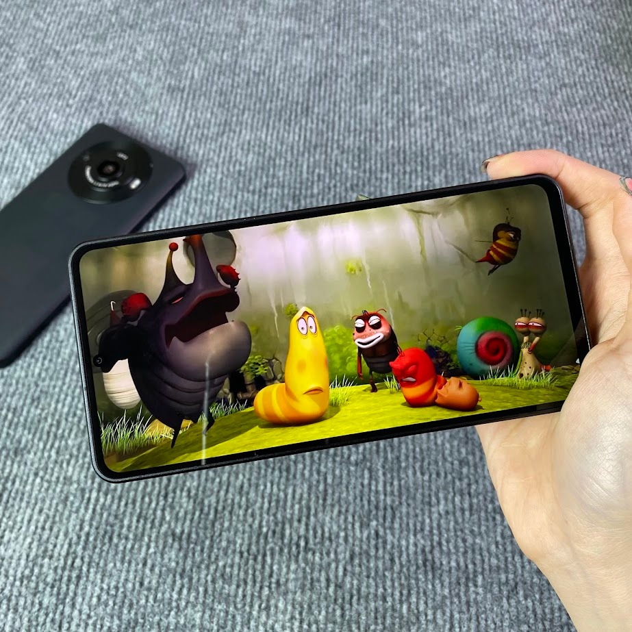 Điện thoại Sharp Aquos R8 Pro - Chip Snap 8 Gen 2 màn hình Pro IGZO ...