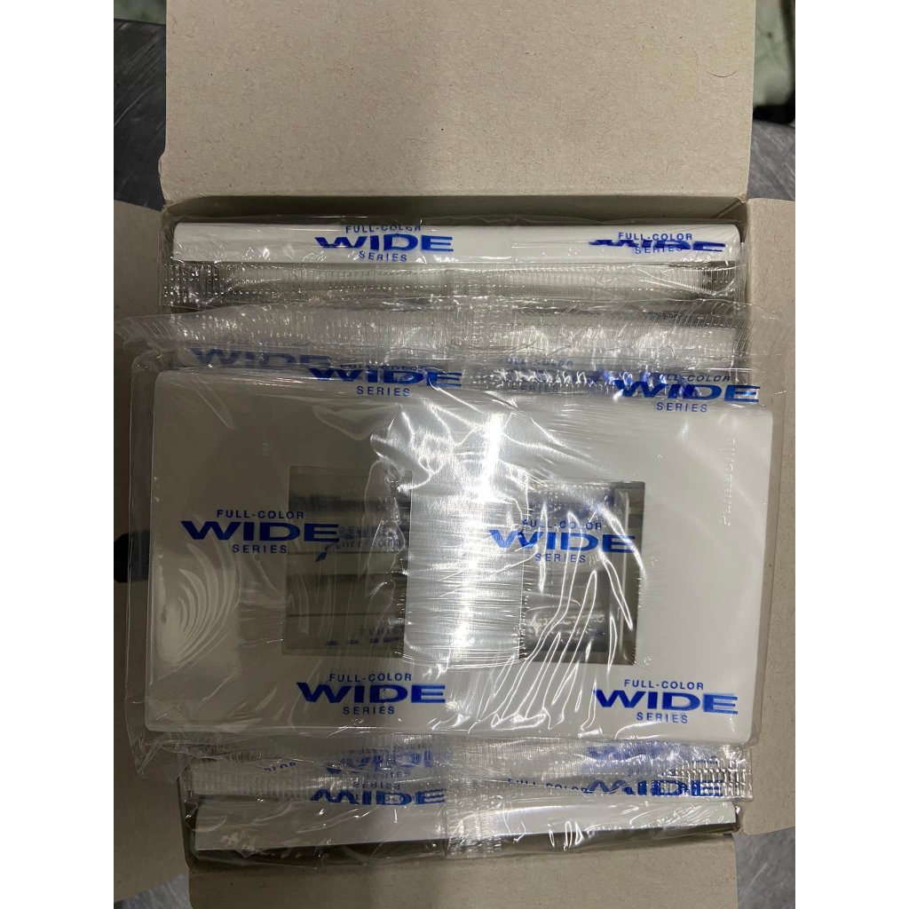 Mặt nạ 1 thiết bị Panasonic WEV68010SW WIDE - Mặt một cổng hình chữ ...