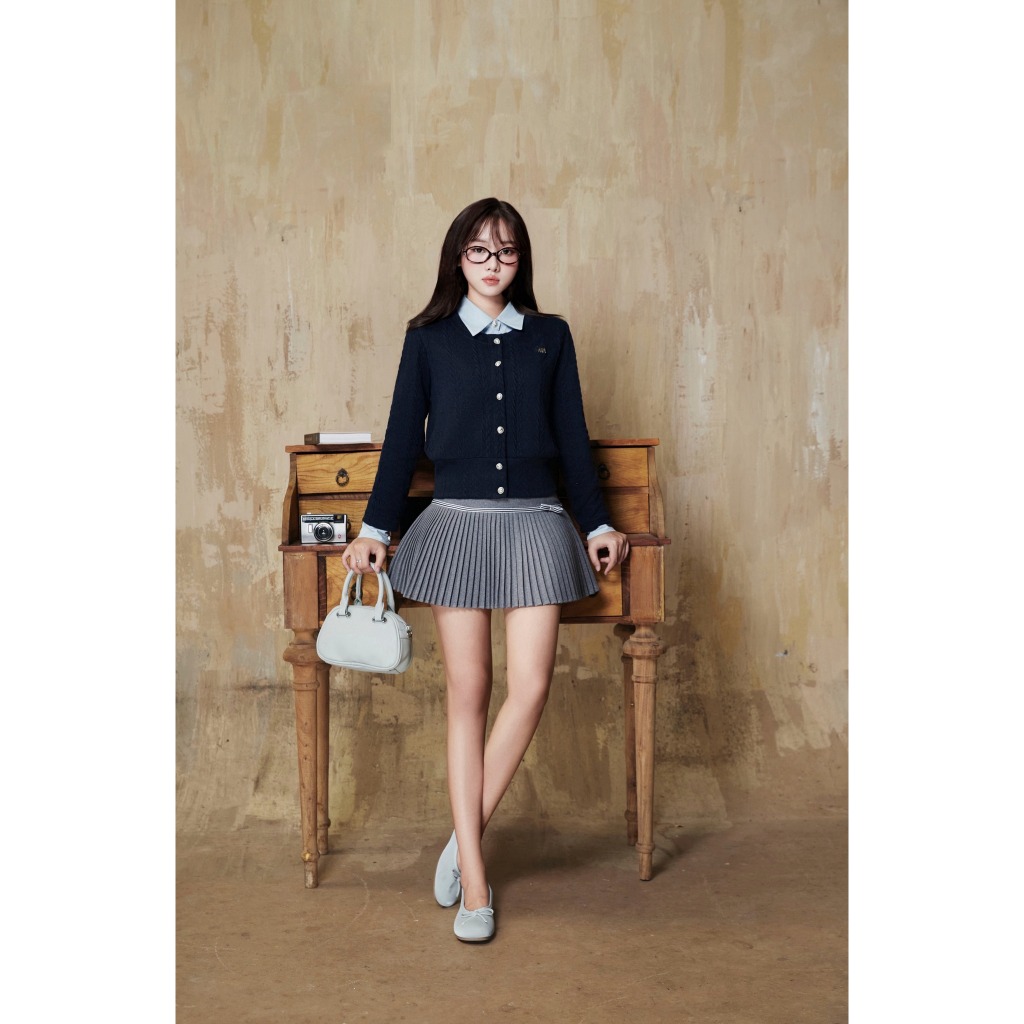 Ara - Set Áo len thừng phối cổ sơ mi Faye Top Al108 và Chân váy xếp ly Cv49 (có tách set ...