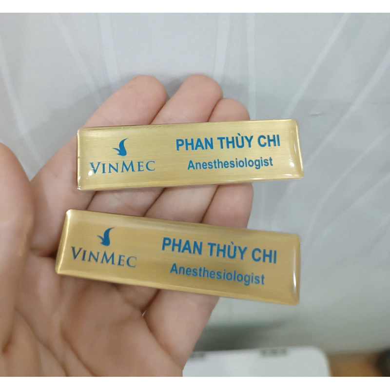 Bảng tên nametag Vinmec in theo yêu cầu | Shopee Việt Nam