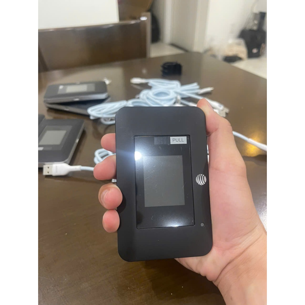 Bộ phát WiFi 4G Netgear AirCard 797S tốc độ 400Mbps, Pin 2930mAh qua sử ...