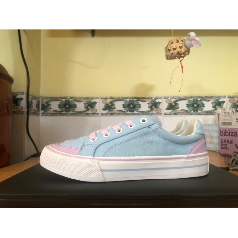 Giày ANANAS URBAS UNSETTLING stalight low size 36 new nobox | Shopee ...