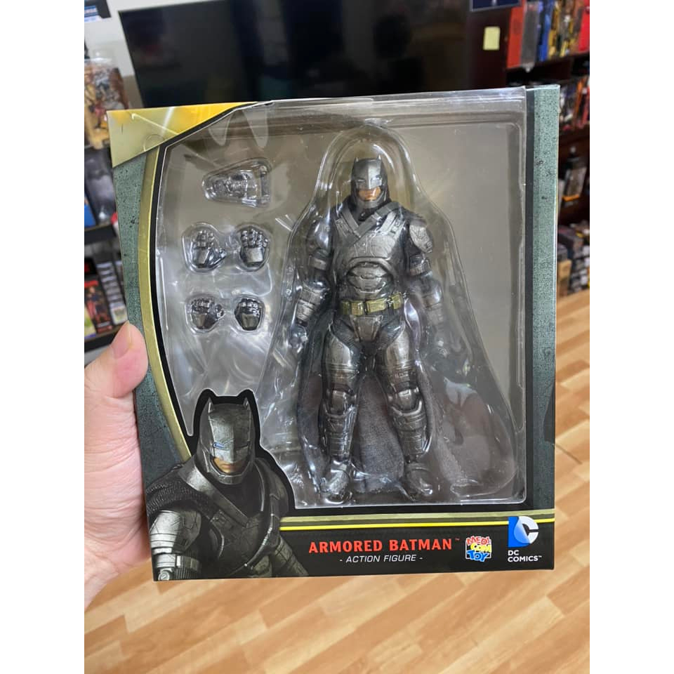 Mô hình MAFEX Armored Batman (BvS) | Shopee Việt Nam
