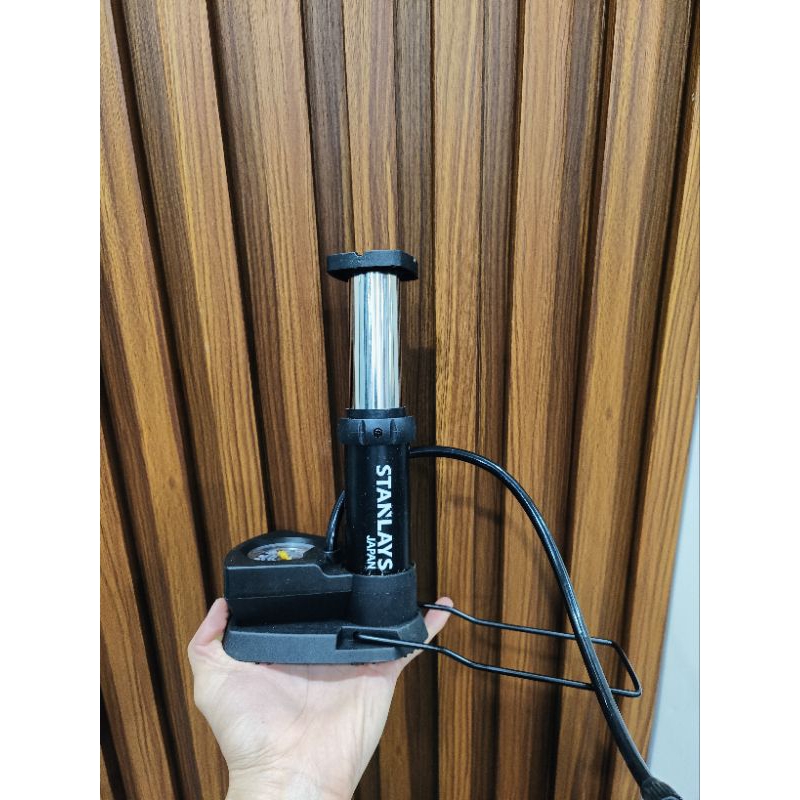 bơm đạp chân gấp gọn Stanley Japan có đồng hồ cao cấp | Shopee Việt Nam