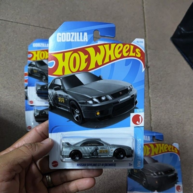Xe Hotwheels Nissan Skyline GT-R33 Godzilla | Shopee Việt Nam