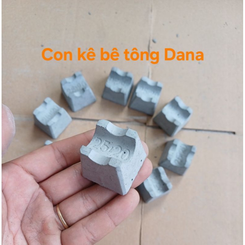 1 bao 270 viên con kê bê tông V2(20/25mm). Kê thép dầm và sàn lớp dưới ...