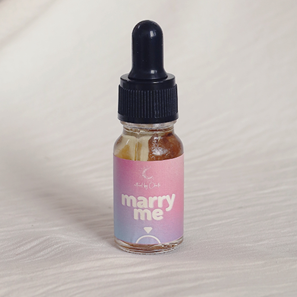 Marry Oil - EYES ON ME - He Only Sees Me In His Eyes | Shopee Việt Nam