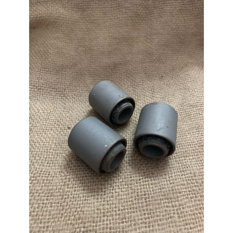 Cao su càng A dưới Nissan 18*38*40*50 (RBI) 54590-01E00 | Shopee Việt Nam