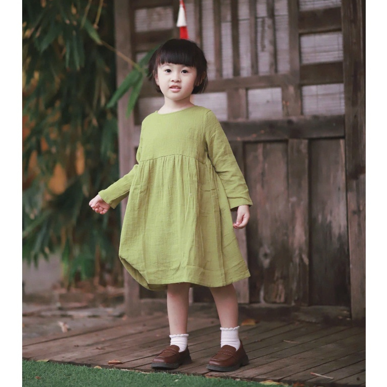 (Yi Closet) Đầm xô muslin tay dài cho bé màu xanh cốm 10 - 25kg ...