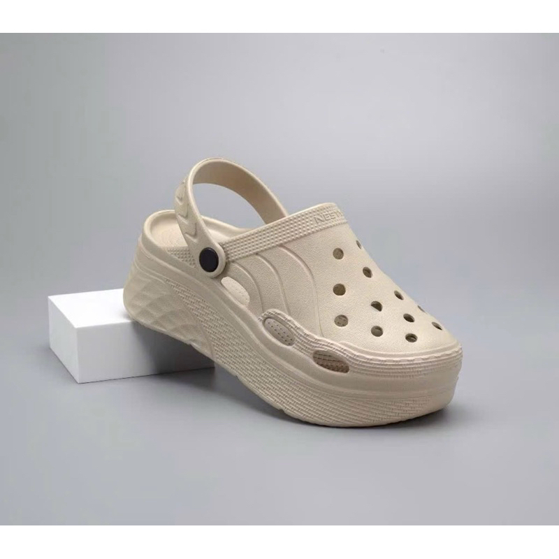 [Tặng Charm] [NE18] Dép crocs nguyên khối Nesty đế cao 6cm với ba màu cơ bản | Shopee Việt Nam