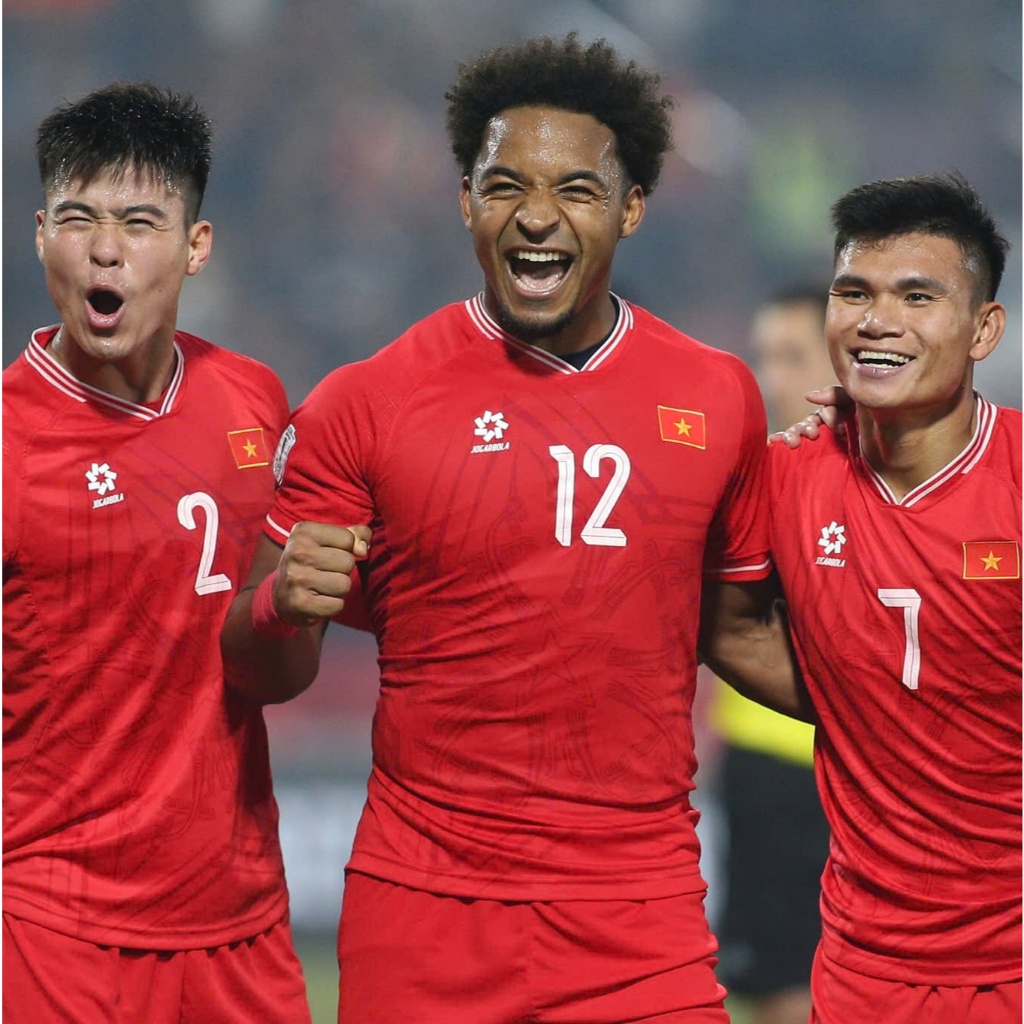 Áo Bóng Đá Đội Tuyển Việt Nam 2025 - Bản Player Cầu Thủ Mặc Chính Hãng ...