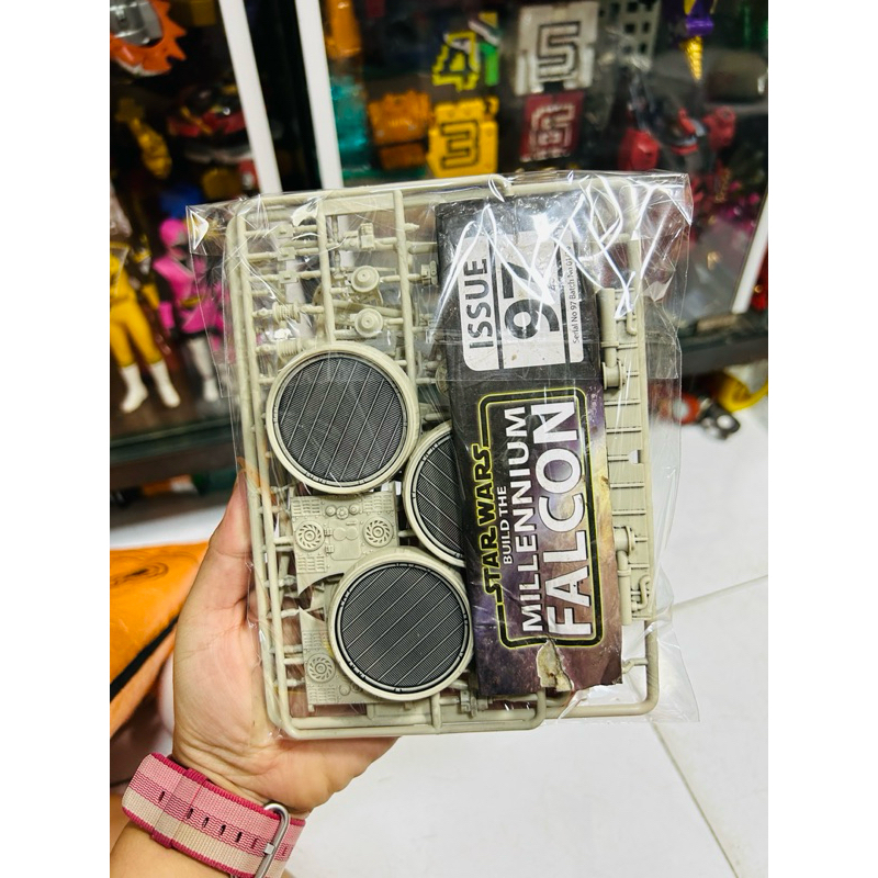 Mô hình lắp ráp DEAGOSTINI BUILD THE STAR WARS MILLENNIUM FALCON ...