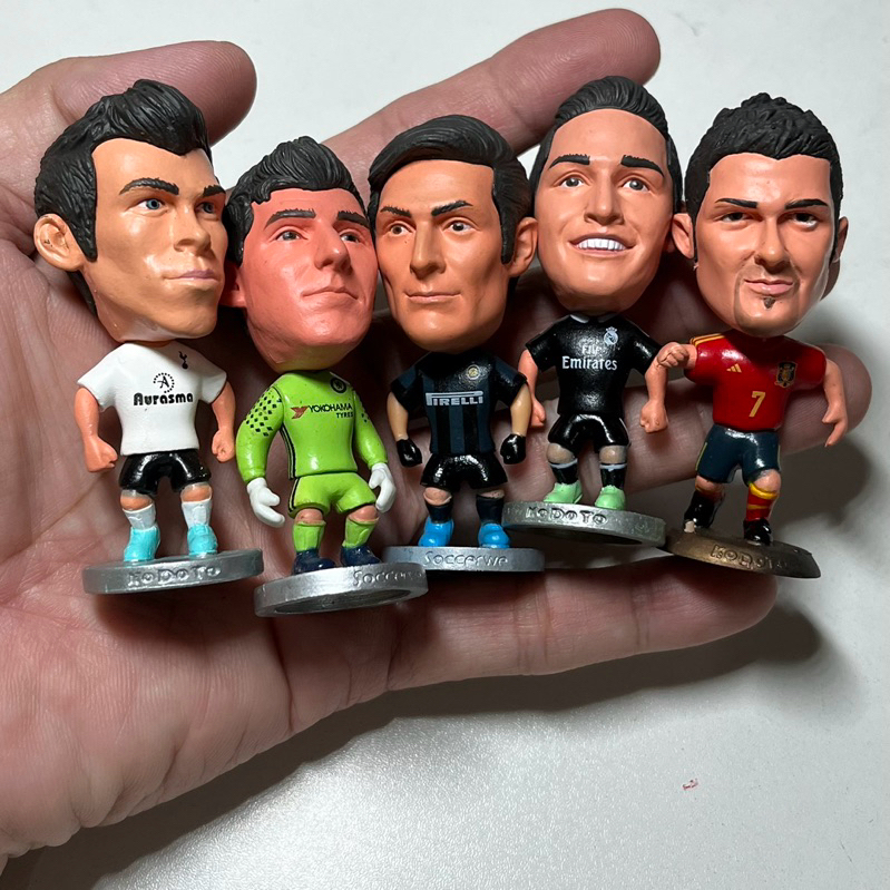 Tượng cầu thủ bóng đá mini 7cm Bale Courtois Zanetti James Villa chính ...