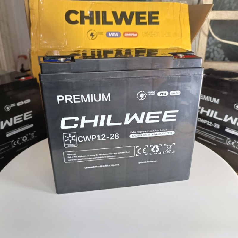 Chilwee A8 Graphene Premium 12v 28a dùng cho xe máy điện, thắp sáng ...