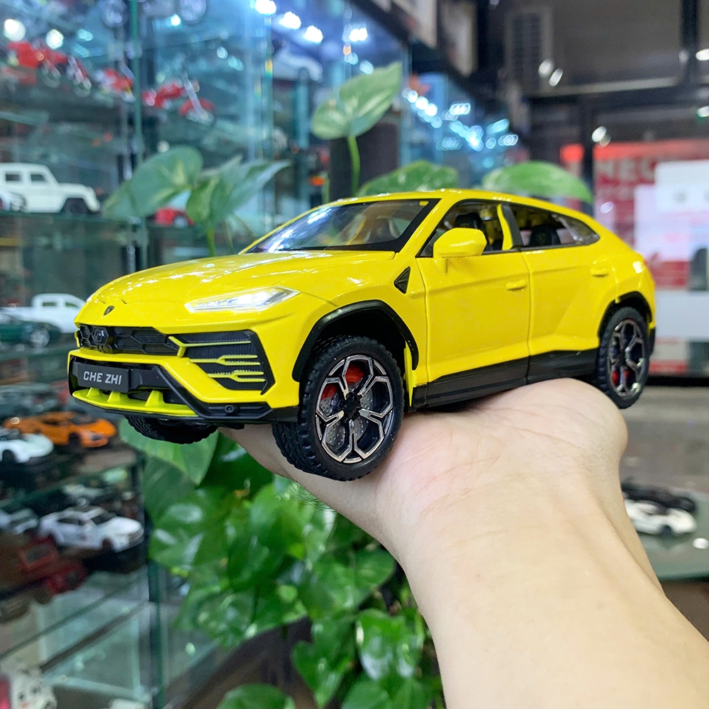 Mô hình xe Lambo ghini Urus có đèn và âm thanh tỉ lệ 1:24 Che Zhi ...
