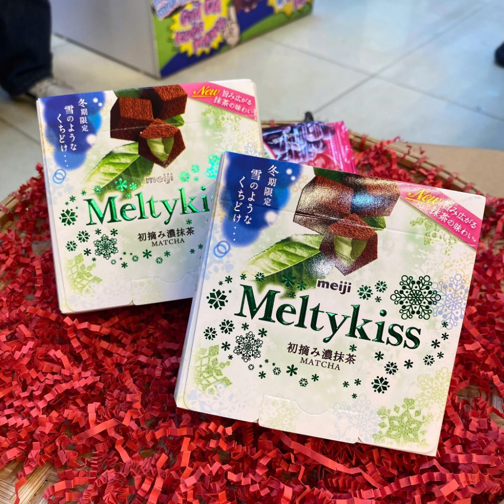 Socola tươi MeltyKiss vị dâu, matcha -MEIJI | Shopee Việt Nam