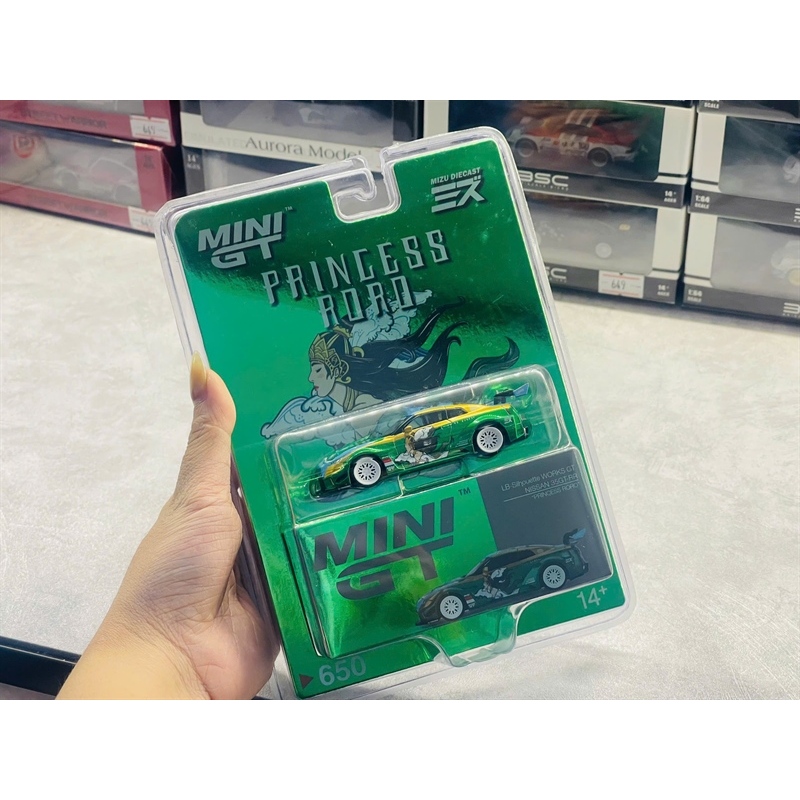 Mô hình xe LB-Silhouette WORKS GT NISSAN 35GT-RR Ver.2 “PRINCESS RORO ...