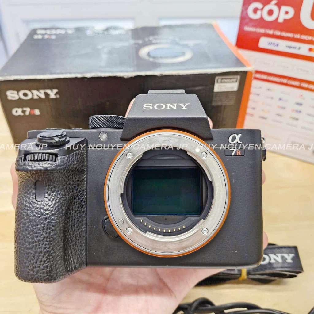 MÁY ẢNH SONY A7R2 kèm hộp ,WIFI, 42 Mpx ống kính Sony 28 70 OSS đẹp 99% ...