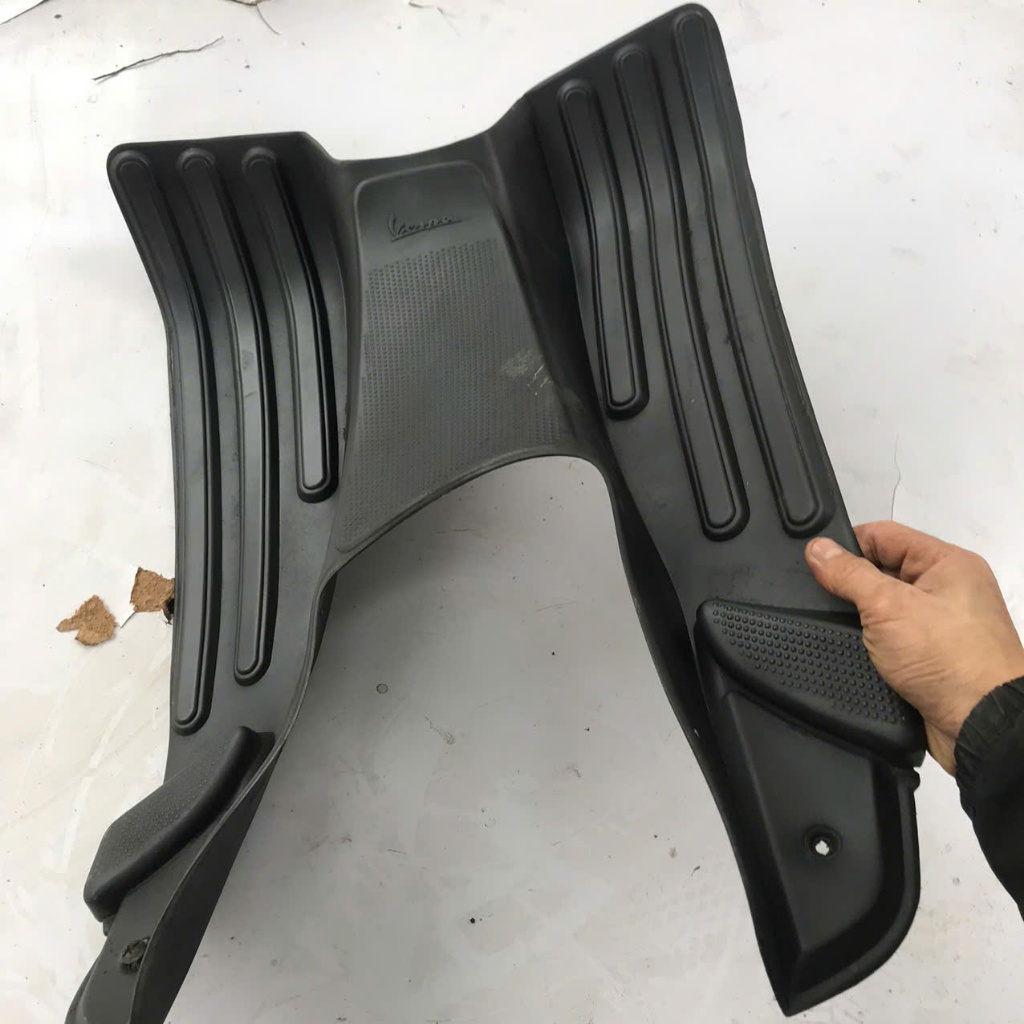 full cụm lót sàn để chân cao xu piaggio, vespa, lx125 ( hàng zin tháo ...