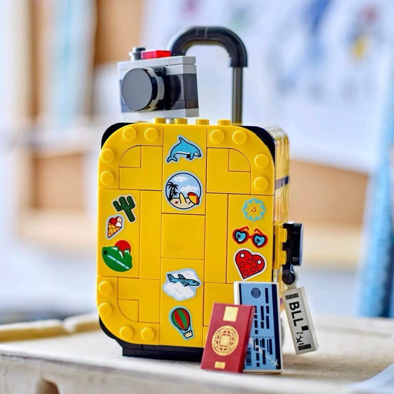 Đồ chơi lắp ráp vali vàng MOC | Shopee Việt Nam