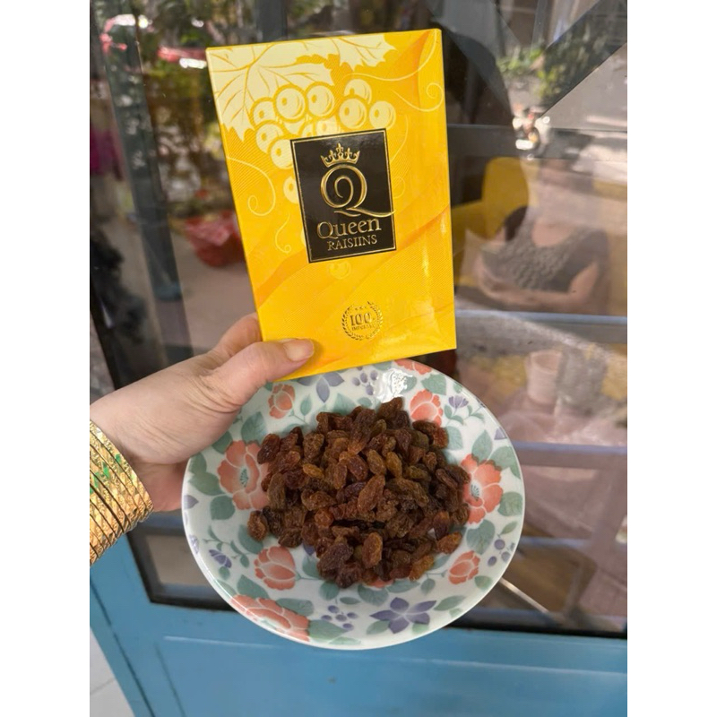 HỘP 100gr Nho Khô Queen Raisins gói quà Tết | Shopee Việt Nam
