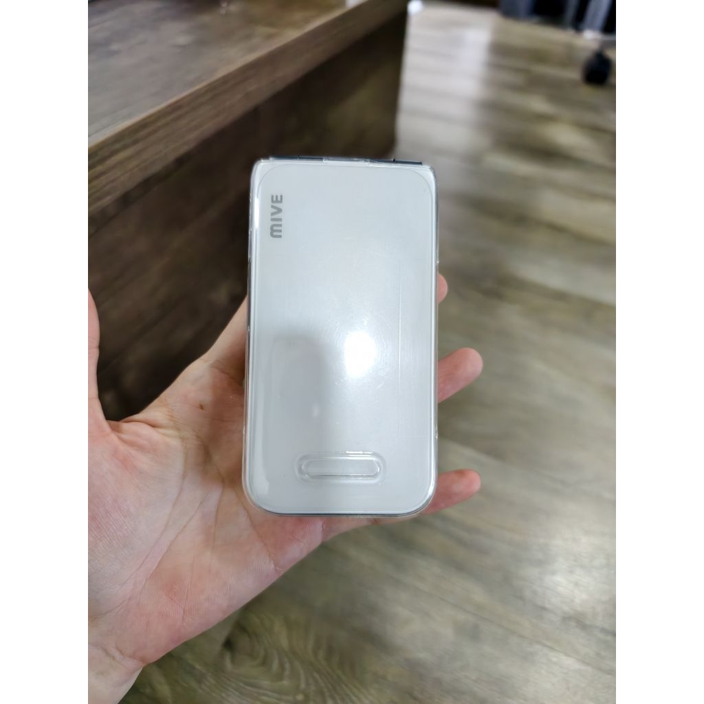 Điện Thoại Nắp Gập Smart Folder Mive AT-M120 Android 12 GO 99% | Shopee ...