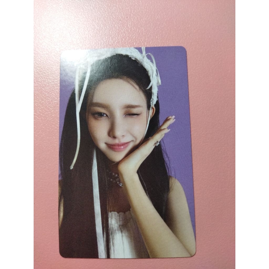 Card bo góc Yuna - ILLIT (card off 100%) | Shopee Việt Nam